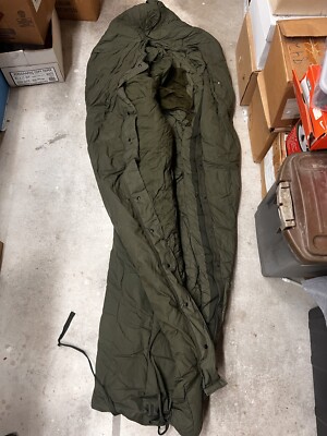 U.S ARMY Military Intermediate Cold Weather Sleeping Bag Insulation W ...