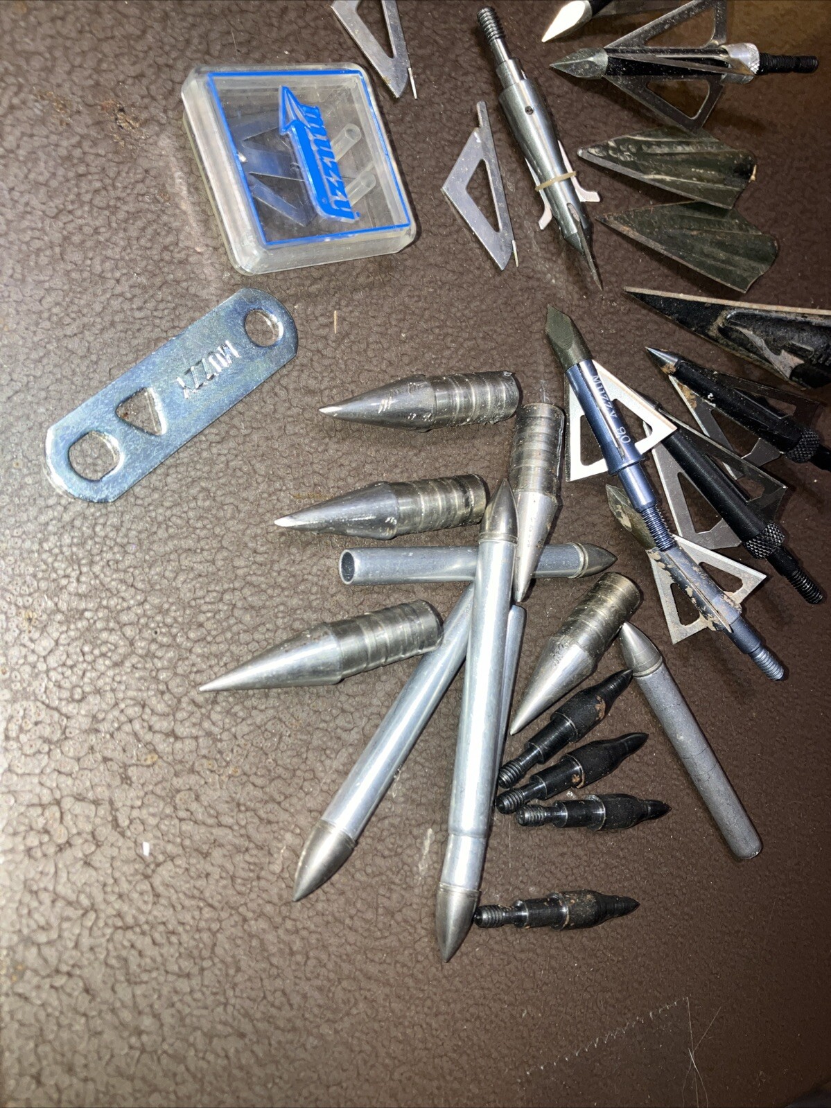 Broadhead And Arrow Tip Lot Bear Hilbre Muzzy Rocket | eBay