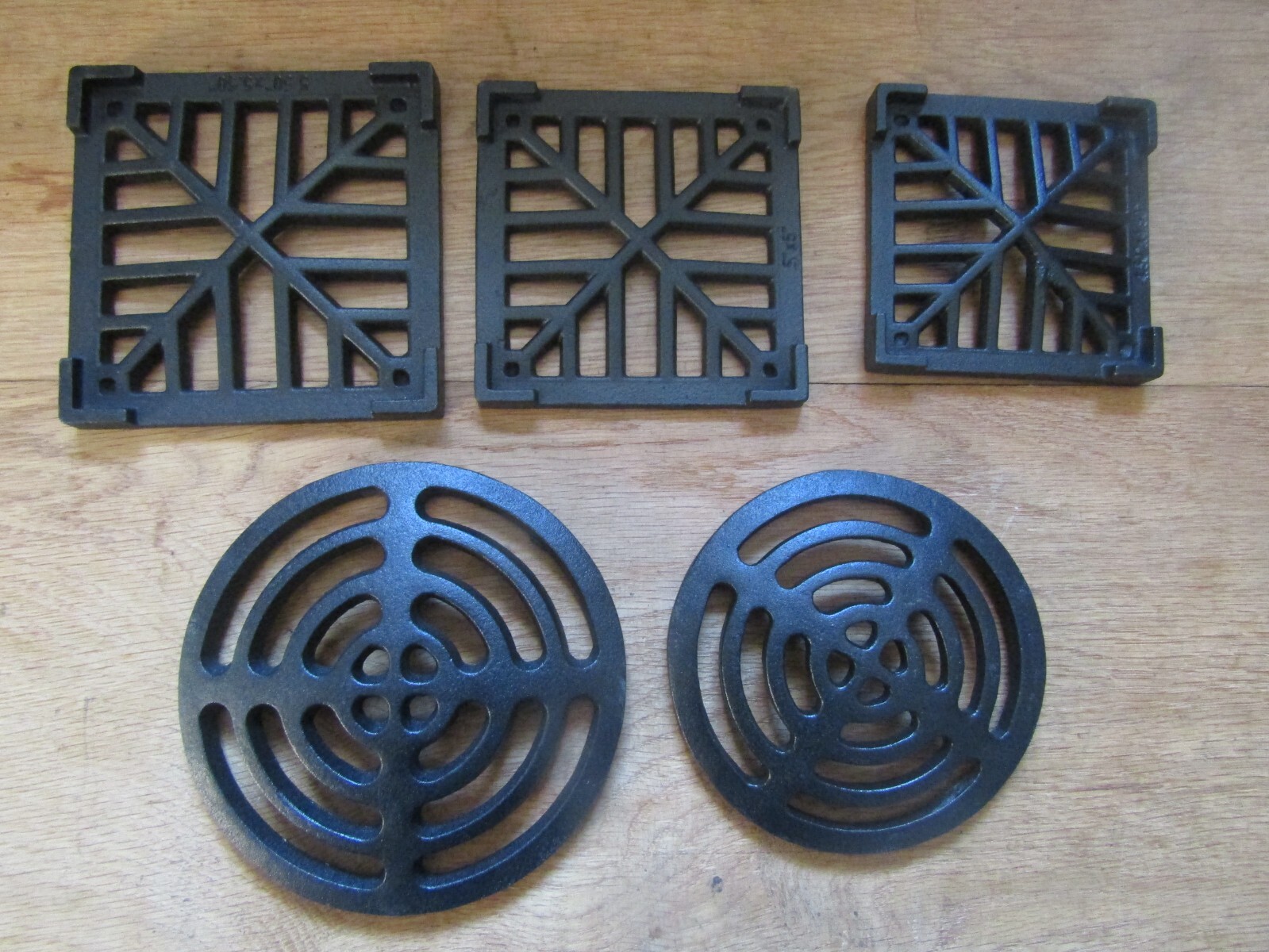 Heavy Cast Iron Gully Grid Grate Drain Cover Drive Drainage guard ...