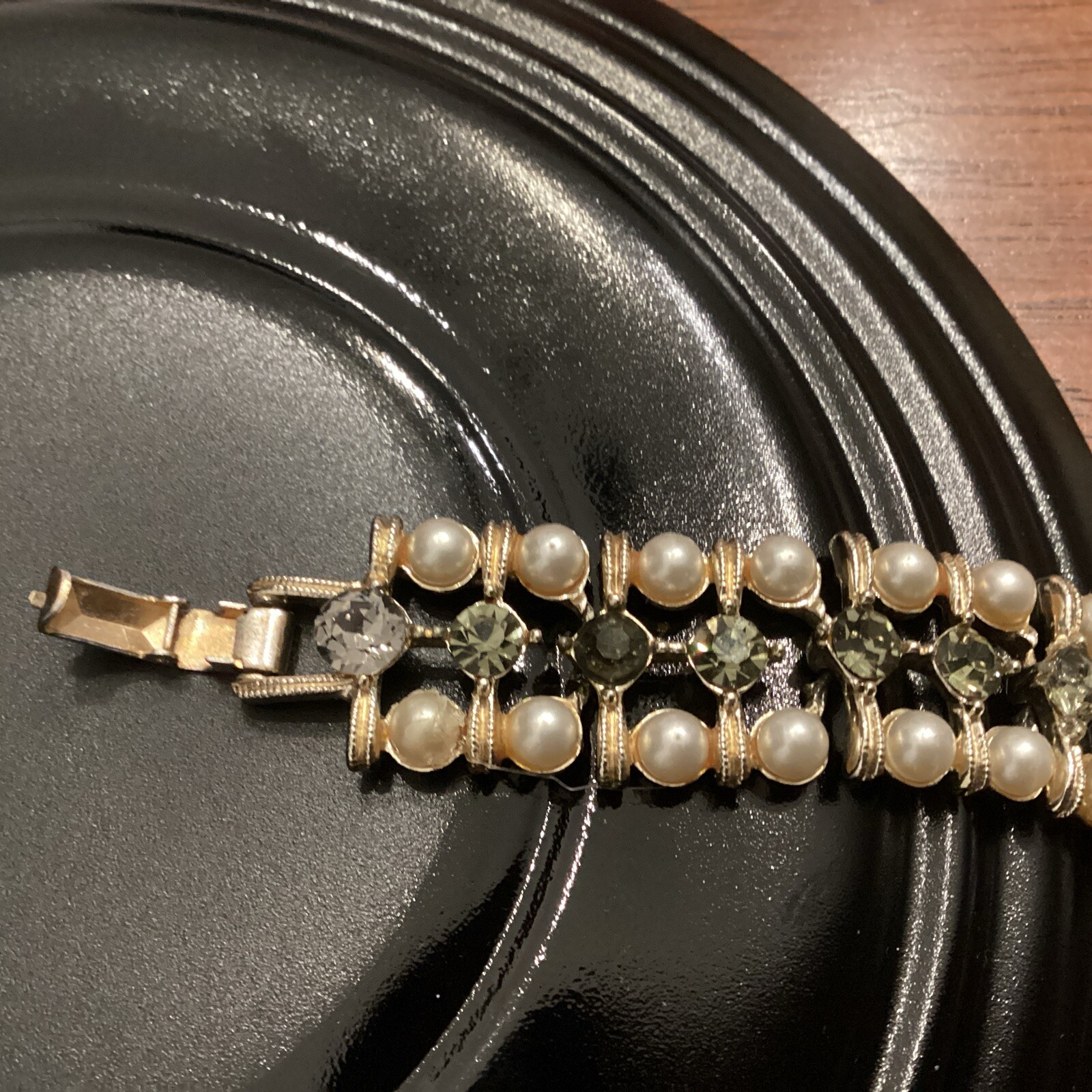 Kramer Of New York Bracelet Circa 50's Pearl And Gree… - Gem