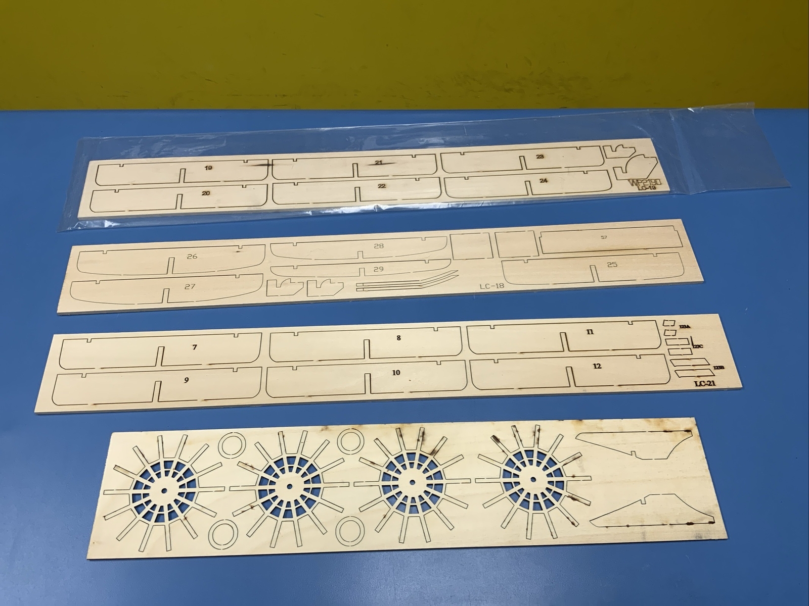 Model Shipways 2910: Chaperon Sternwheel Steamer 1884 1/48th Scale ...