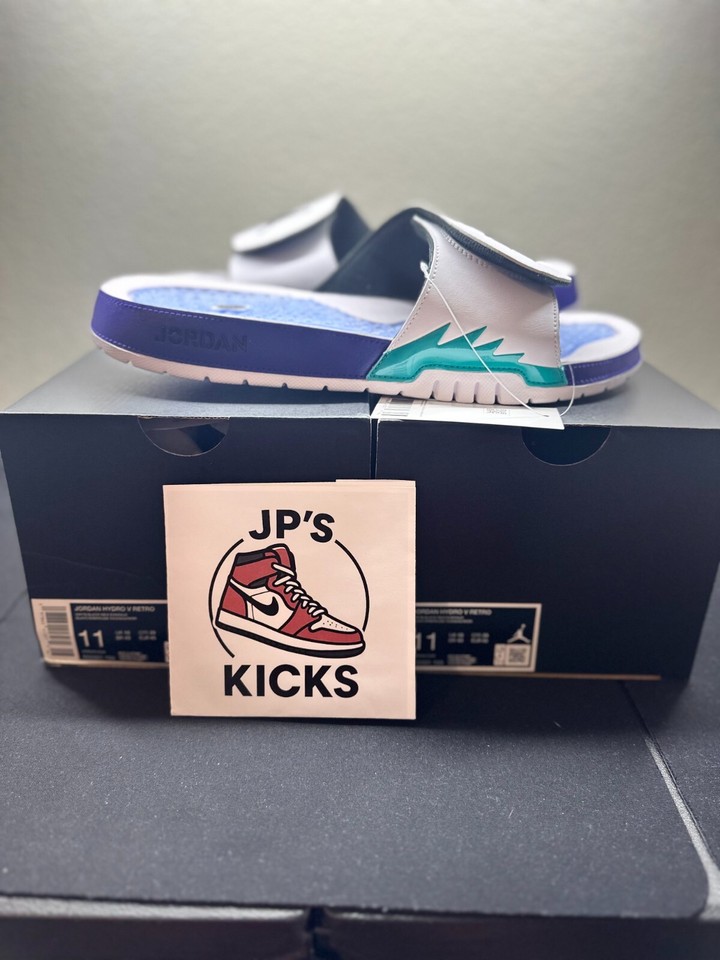 Nike Air Jordan Hydro V Retro Slide - 555501-103 - White/Grape Ice ...