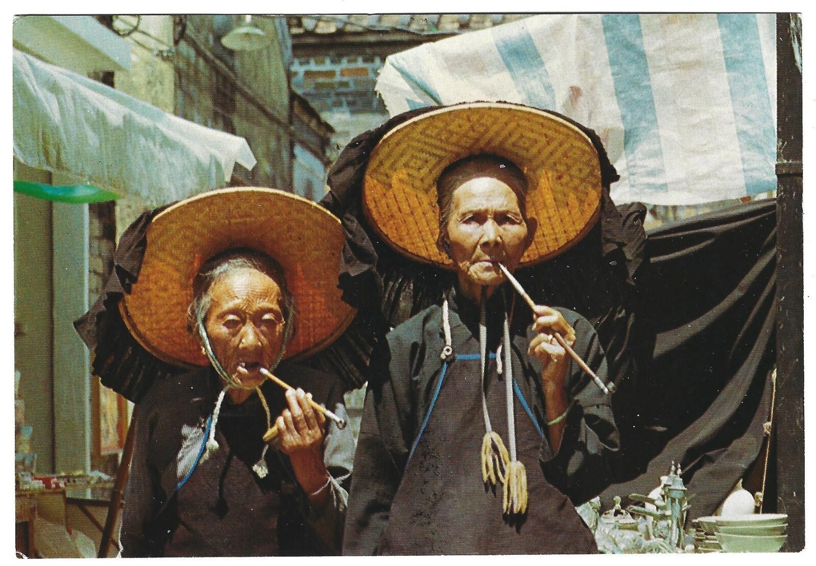 HONG KONG Postcard VILLAGE WOMEN HATS Outside KATHING WALLED CITY Kat ...