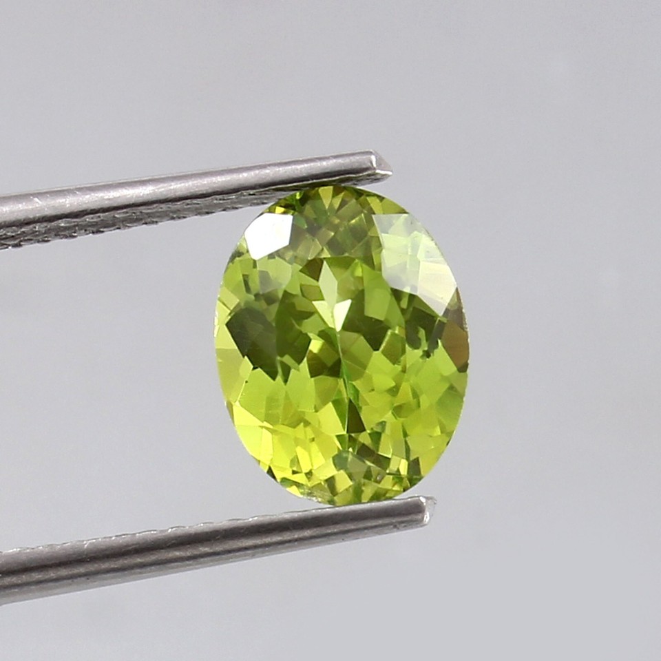 AAA Flawless Ceylon Peridot Color Green Sapphire Loose Oval Cut ...