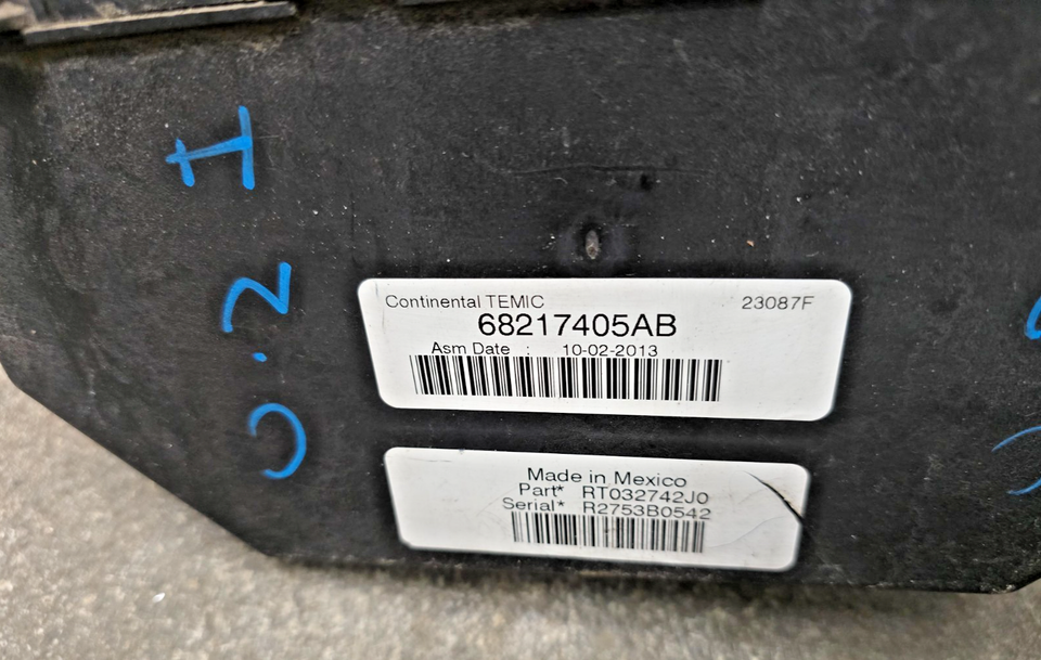 2014 Dodge Grand Caravan Chrysler Town & Country TIPM Fuse Box Module ...