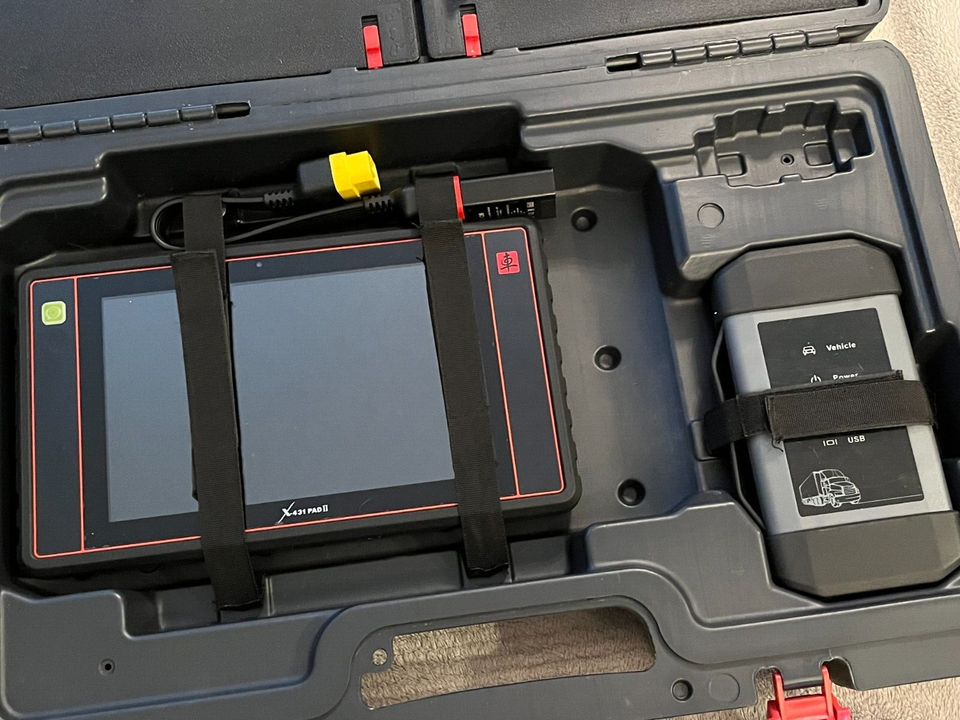 LAUNCH X431 PAD II Heavy Duty Diagnostic Scanner Tool w/Case ...