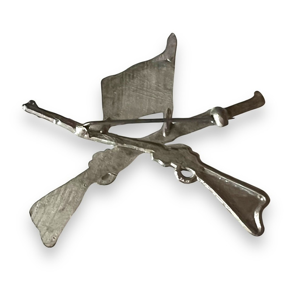 American Flag Crossed Rifles Pin Patriotic Military Themed Brooch ...