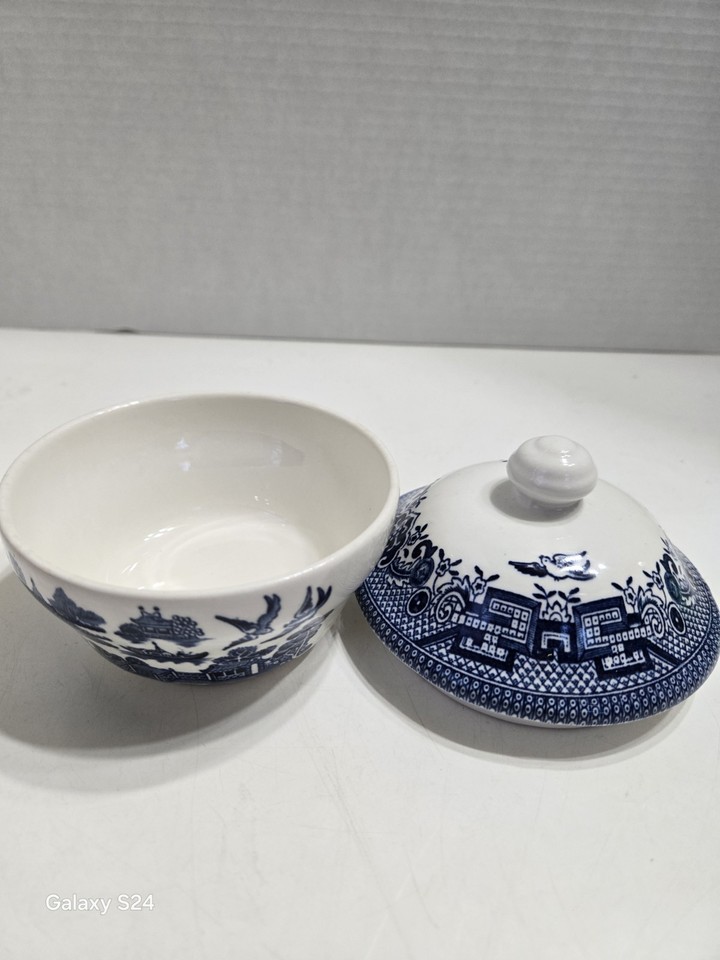 Vintage CHURCHILL BLUE WILLOW PATTERN Sugar Bowl With Lid 4" Tall ...