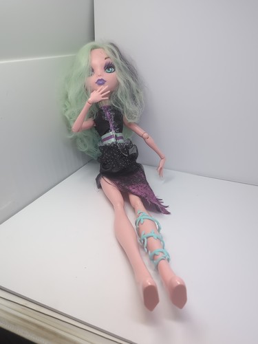 Monster High 28" Doll Gore-Geous Ghoul Beast Freaky Friend Voltageous ...