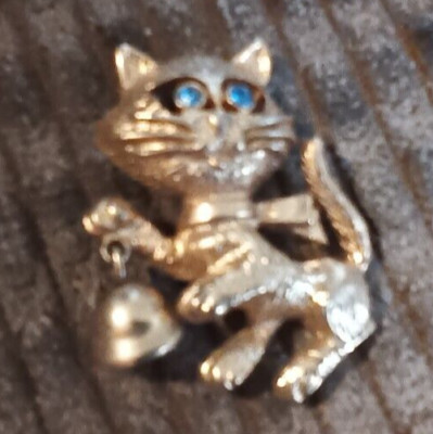 Vintage Avon Cat With Bell and Blue Rhinestone Eyes Brooch Pin | eBay