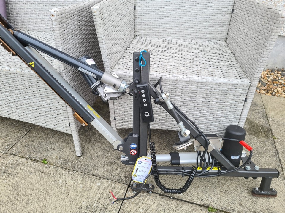 Autochair LC-80 Smart-Lifter Boot Hoist for Mobility Scoot Wheelchair ...