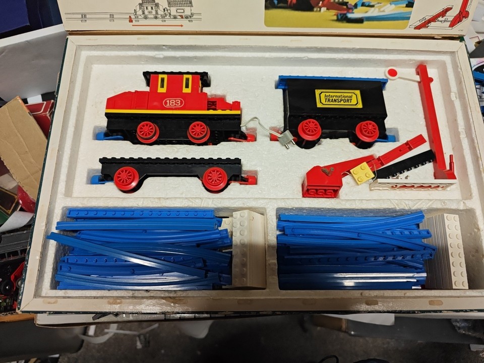 LEGO Trains 183 4.5v Train With Motor - Locomotive Vintage 1970s Set ...