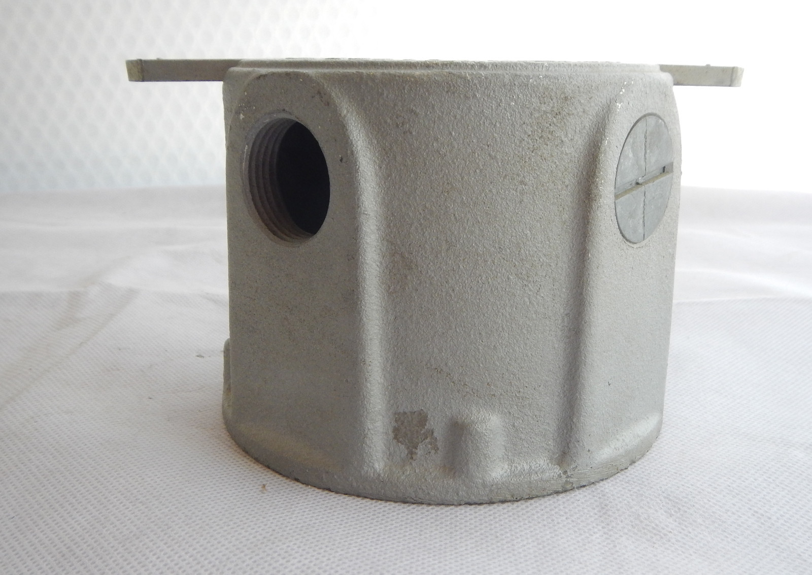 Appleton JBLX 100L Round Metal Conduit Exterior Outlet Junction Box ...