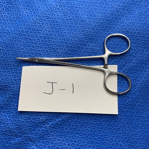 CODMAN 32-4001 STAINLESS 5” SELF RETAINING CURVED MOSQUITO FORCEPS ...