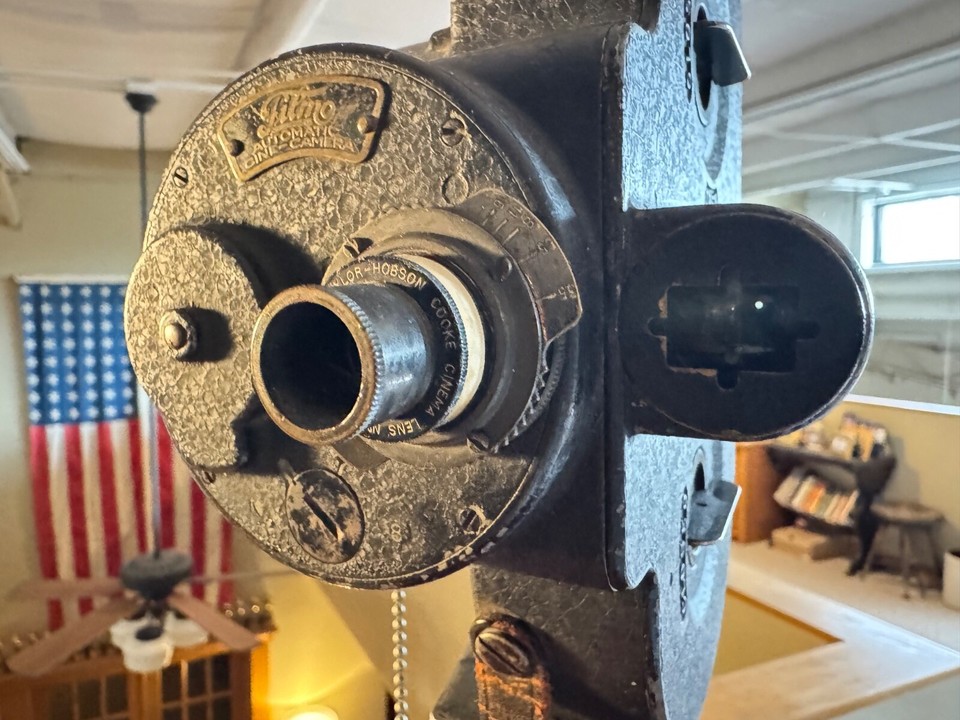 Vintage Antique Bell & Howell Filmo 16mm Spring-Wound Camera WWII Era ...