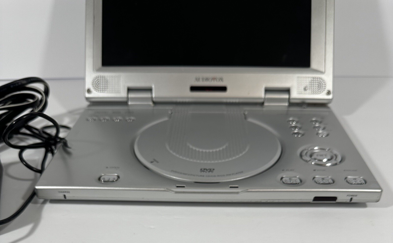 Audiovox D2010 10.2-Inch Widescreen Ultraslim Portable DVD Player NEEDS ...