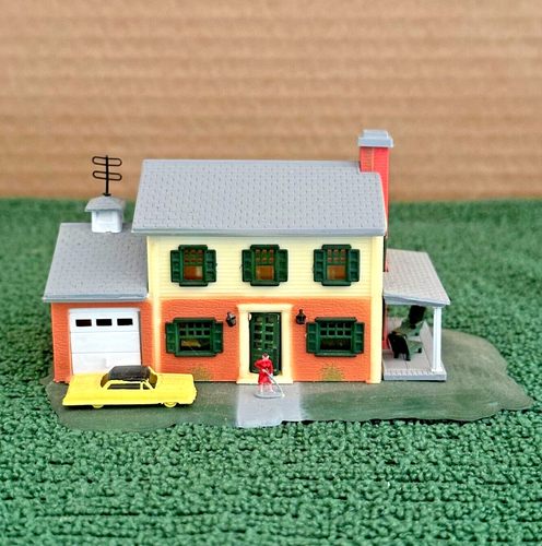 Bachmann Two Story House 7204 RR Building ~ N Scale | eBay