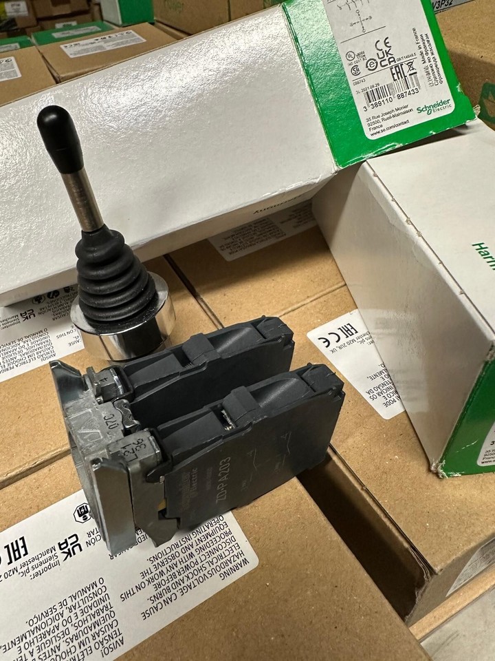 XD4PA24 Joystick controller metal 22mm 4 directions spring return 1NO ...