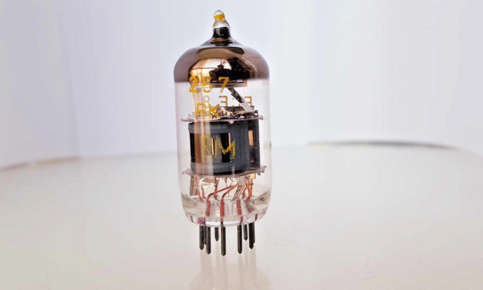 1 x TESTED* ECF82 TESLA Triode-Pentode TUBE 6U8 1973y NEW | eBay