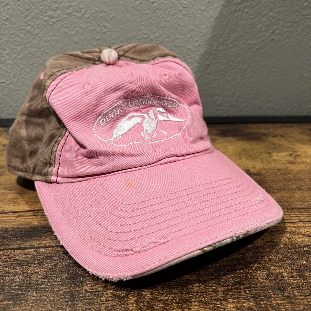 Duck Commander Logo Pink