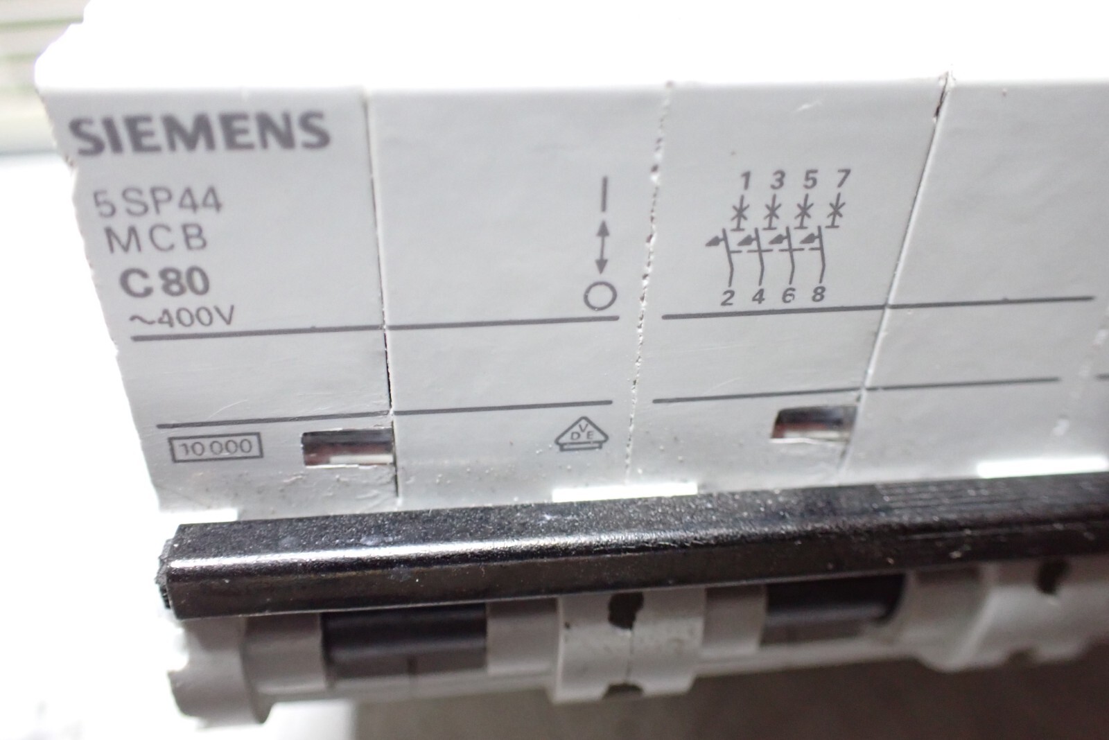 Siemens SENTRON 5SP4 MCB -- 20kA -- 4 Poles 80A Curve C - 400VAC ...