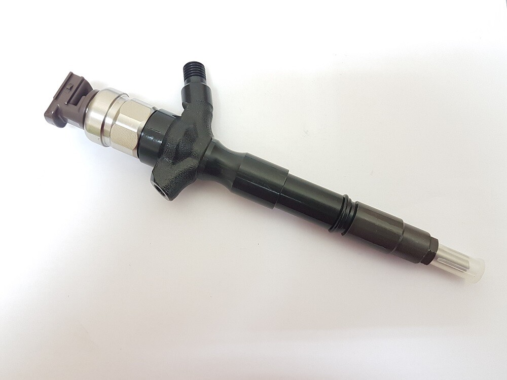 NEW Diesel injector for Toyota Hilux & Prado | Grelly USA