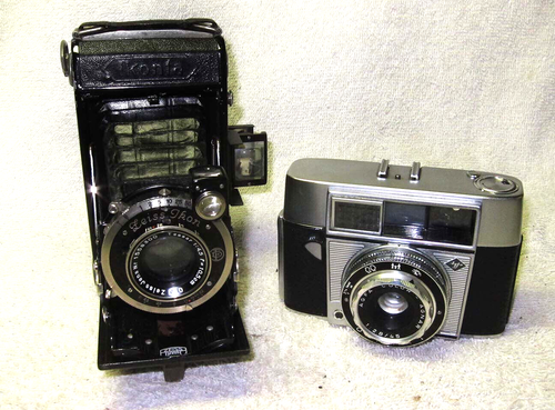 TWO NICE Vintage German Cameras. ZEISS 520/2 Ikonta 6x9cm, 35mm AGFA ...