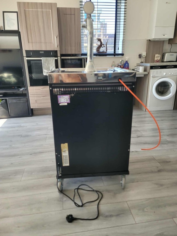 Birra Moretti David Unit Mobile Beer Dispenser Refrigerator Holds 2 X ...