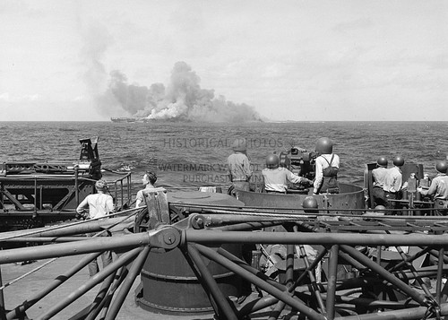 USS INTREPID (CV-11) BURNING AFTER JAPANESE KAMIKAZE ATTACKS WW2 5X7 ...