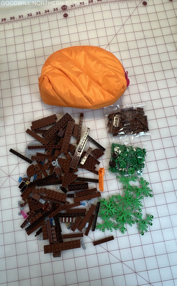 Assorted LEGO Building Toy Lot - LEGO Classic Bricks & Animals #11011 ...