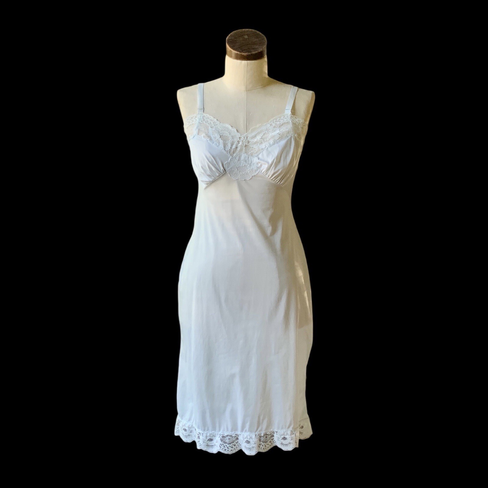 Vintage HEIRESS Blue Lace 50s 60s Full Slip SEXY Nylo… - Gem