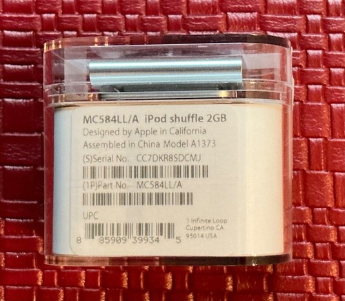 Apple iPod Shuffle 2GB 4th Generation A1373 - Silver | eBay