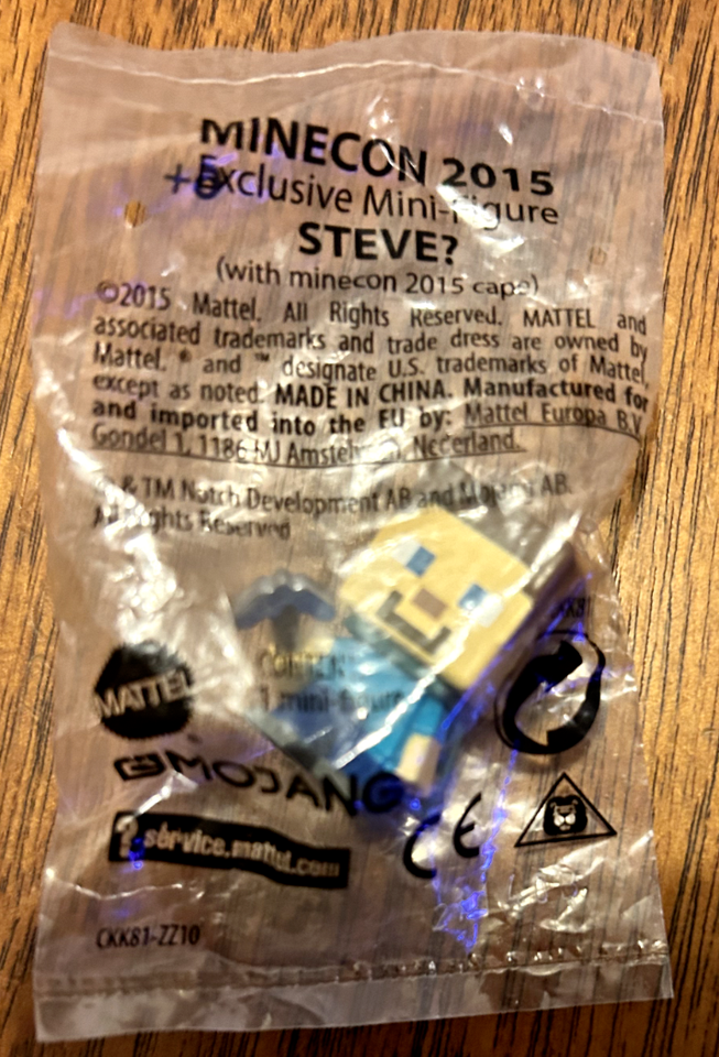 EXCLUSIVE Minecraft Mattel Minecon 2015 Steve with Iron Golem Cape ...