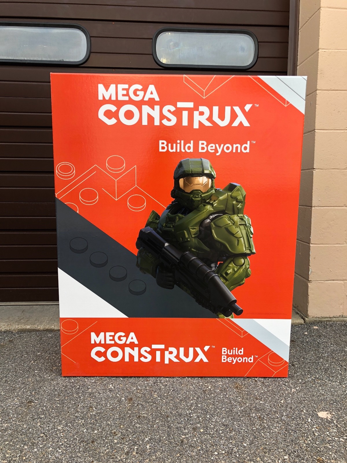 Toys R us Mega construx Halo Master Chief CARDBOARD DISPLAY SIGN LARGE ...