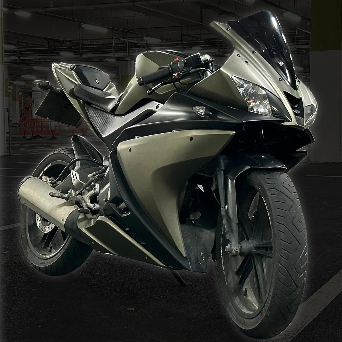 Yamaha R125 Grey