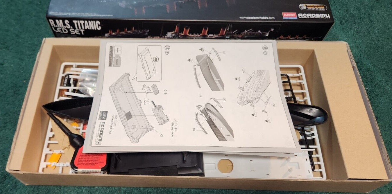 Academy R.M.S. TITANIC LED Model Kit Set 1:700 Scale Complete Never ...
