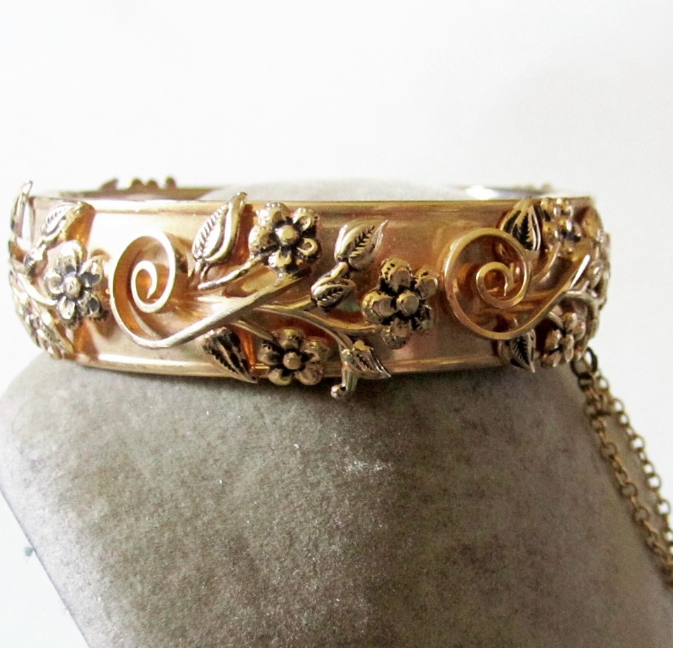 GORGEOUS VINTAGE BANGLE BRACELET ORNATE RAISED DESIGNS LOCKING CLASP SZ ...
