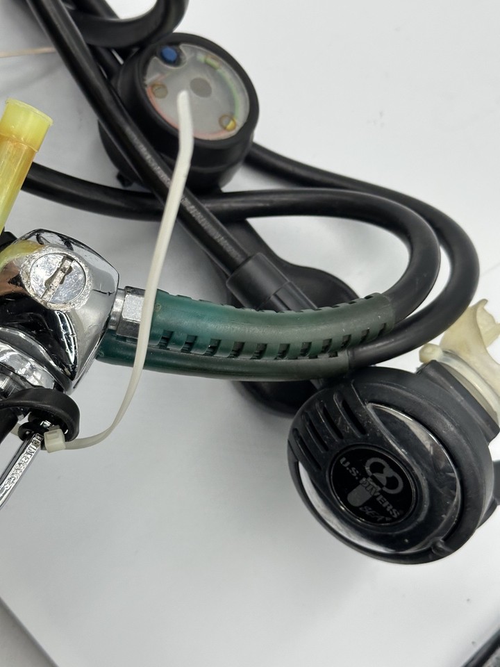 U.S. DIVERS regulators SEA 4 and OCTO Scuba diving first stage inflator ...