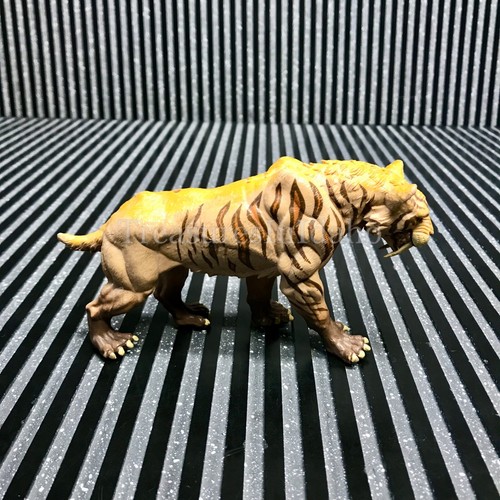 RARE Jurassic Clash Saber Tooth Tiger Toy Action Figure Lanard | eBay