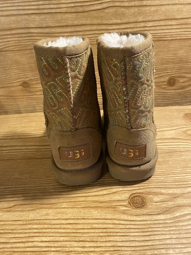UGG Kids Boot Classic Graphic Stitch Chestnut Brown Colorful Logo size ...