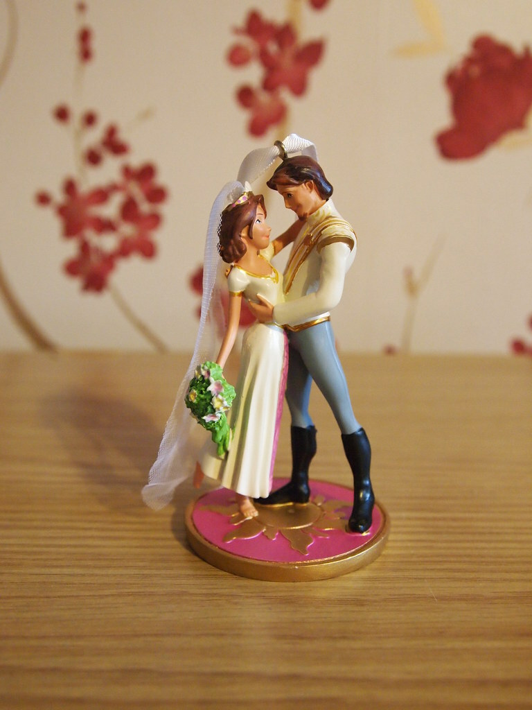 Disney Tangled Rapunzel And Flynn Wedding
