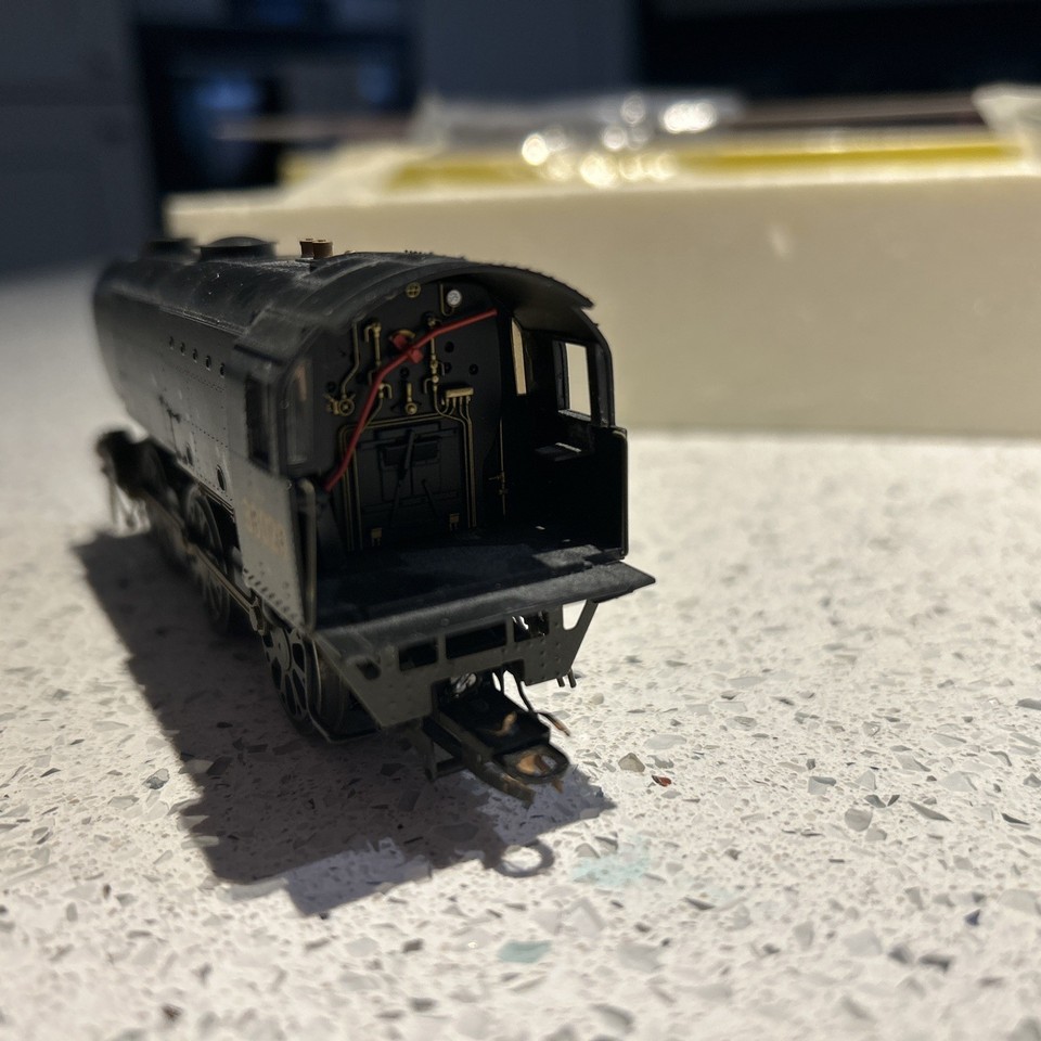 Hornby R2344B Class Q1 Locomotive '33020' | eBay UK