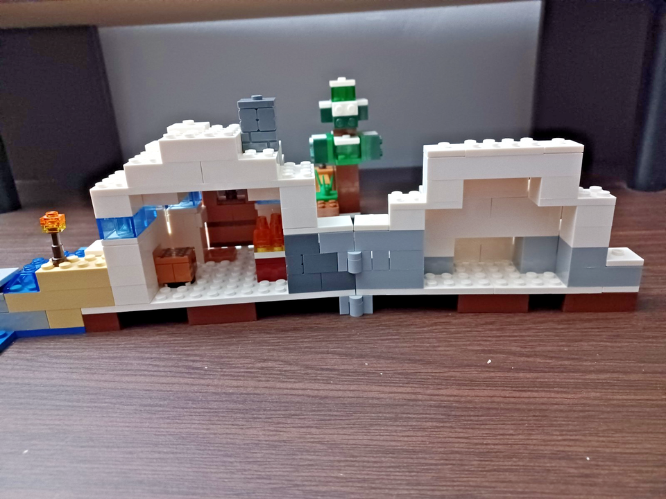 LEGO Minecraft: The Snow Hideout (21120) Complete | eBay