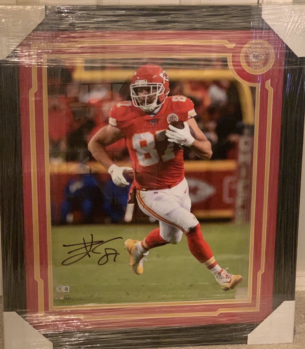 Travis Kelce Autographed Memorabilia | Signed Photo, Jersey ...
