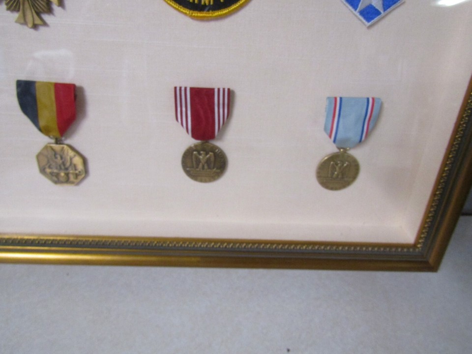 WOODEN MILITARY DISPLAY SHADOW BOX ALL FORCES MEDALS PATCHES EMBLEMS ...