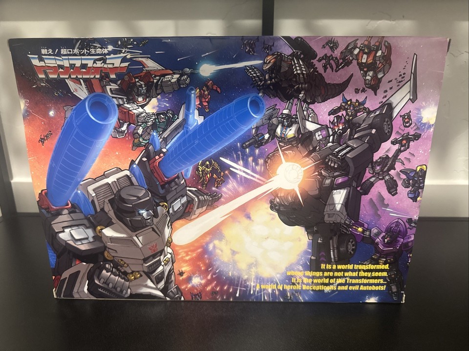 E-Hobby Transformers Shattered Glass Soundwave and Blaster Set + Comic ...