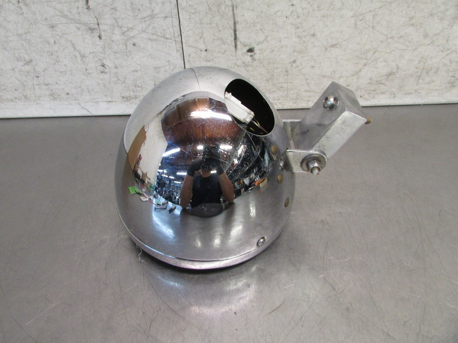 131 G TRIUMPH SPEEDMASTER 2003 OEM FRONT HEADLIGHT & BUCKET | eBay
