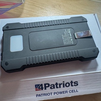 NEW 4Patriots Patriot Power Cell Solar Charger 8000mAh Power Bank w ...