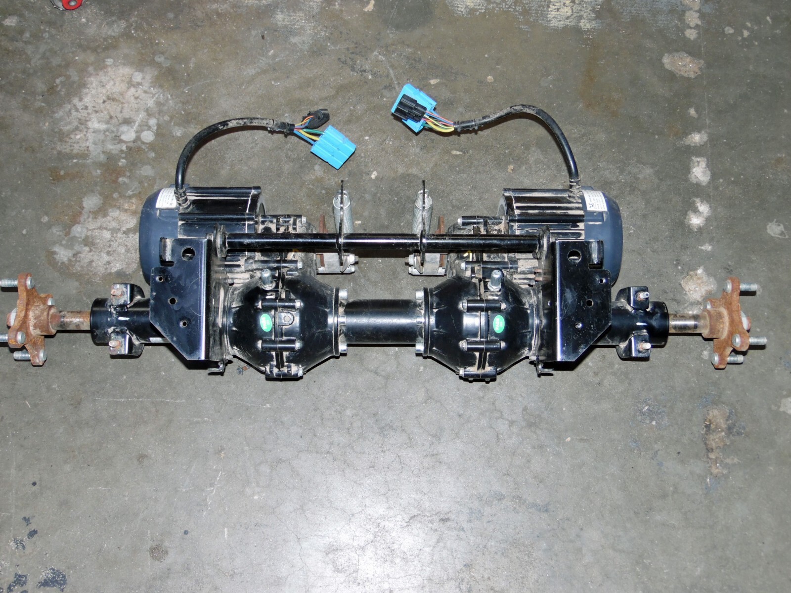 Cub Cadet Complete Rear Axle w/ Motors for ZT1 42E Riding Lawn Mower | eBay