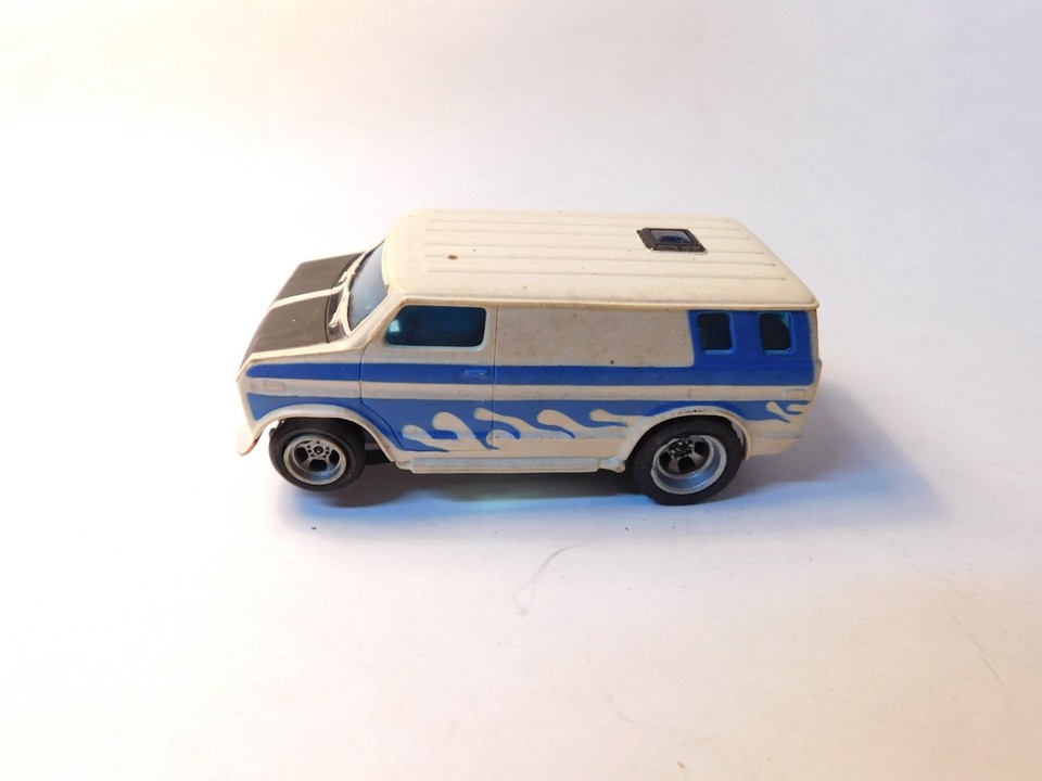 AURORA / AFX ~ 1976 FORD CUSTOM VAN SLOT CAR with RUNNING 4 GEAR ...